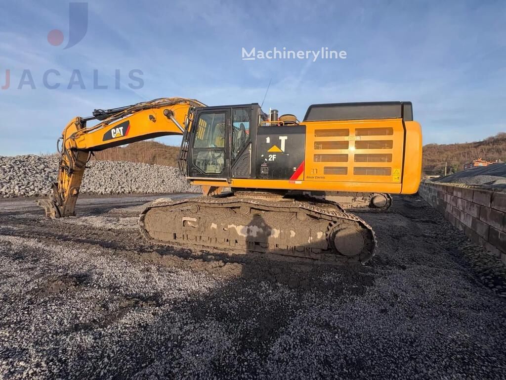 Caterpillar 352 XE bager guseničar