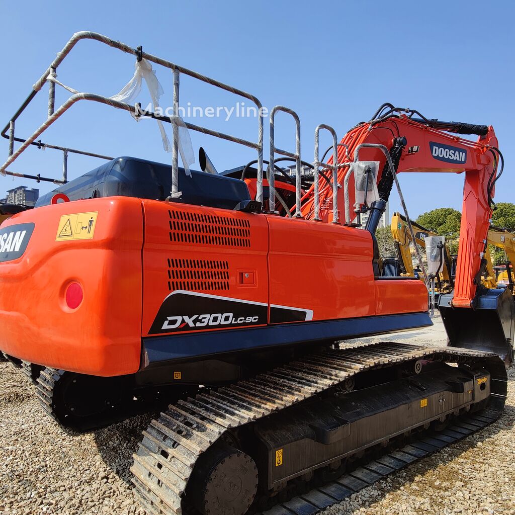 Doosan DX300LC-9C bager guseničar