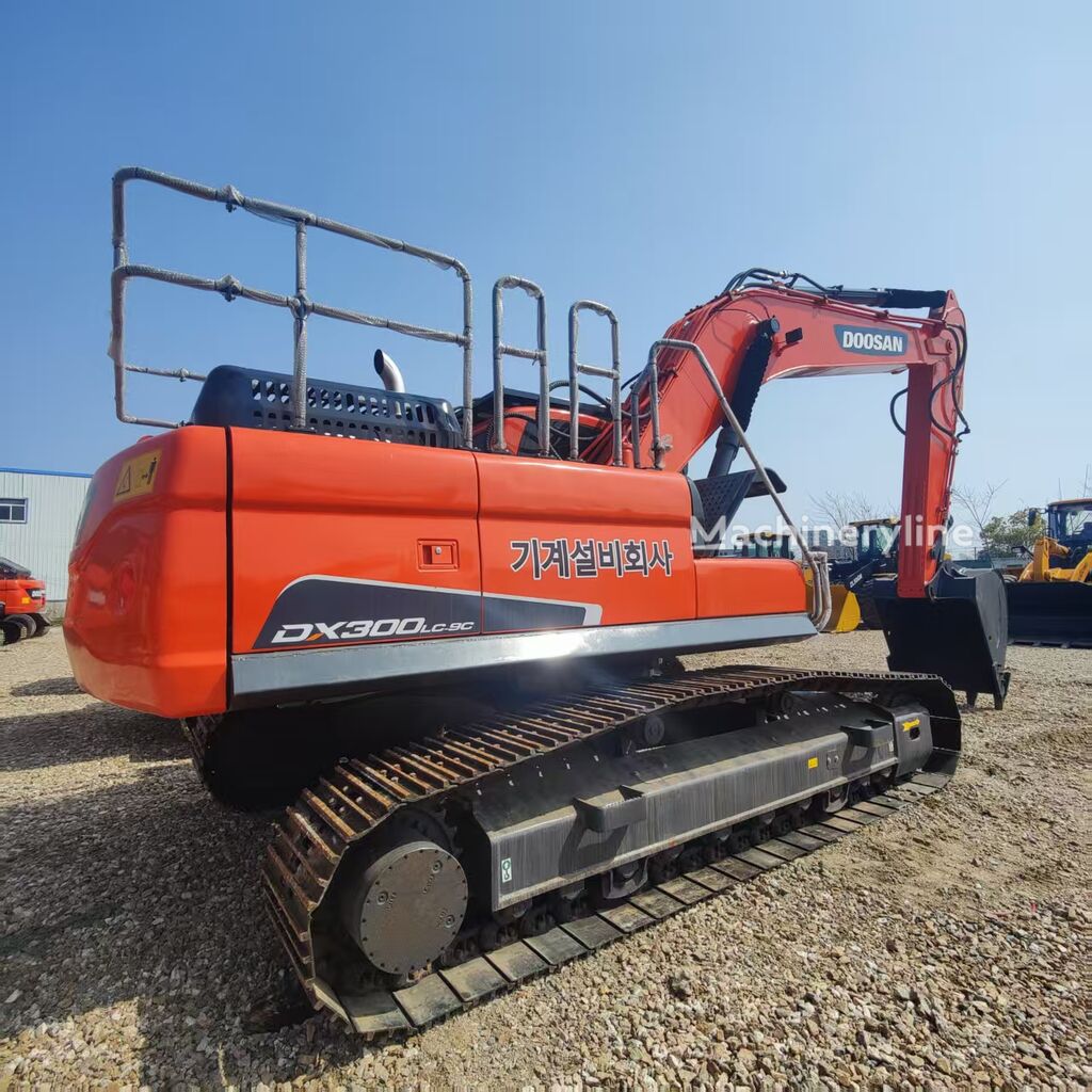 Doosan DX300LC-9C bager guseničar