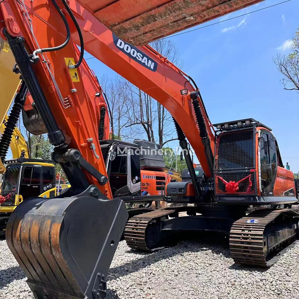 Doosan DX225LC-9C bager guseničar
