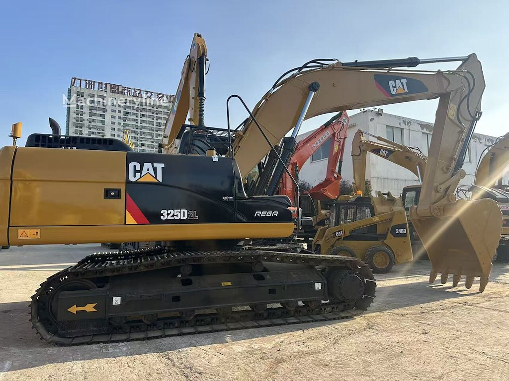 Caterpillar 325D2L bager guseničar