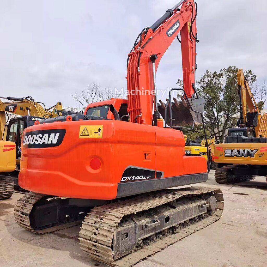 Doosan DX140LC-9C bager guseničar