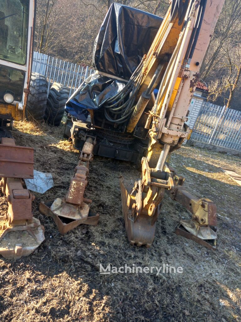 Menzi Muck A-series koračajući bager