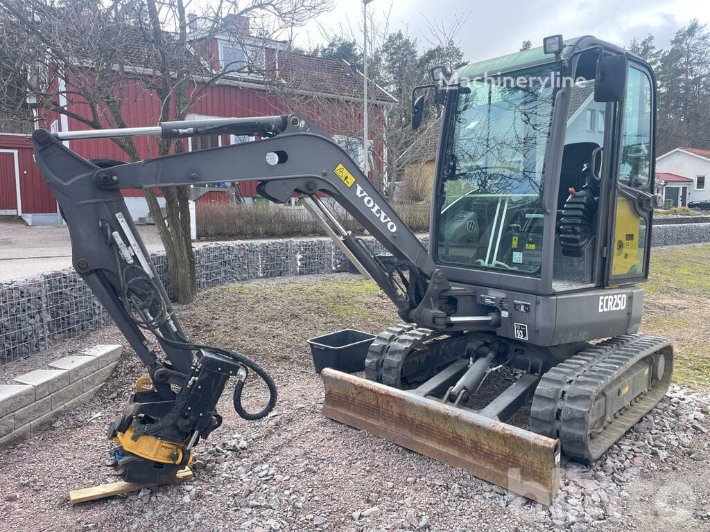 Prodaje se Volvo ECR 25D mini bager na aukciji