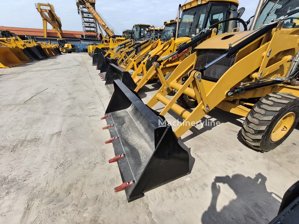 Novi JCB 3CX bager-utovarivač