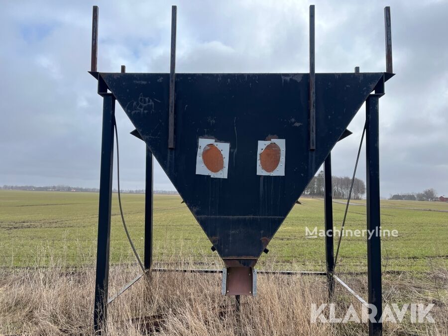 Prodaje se Tippgrop kantu za beton na aukciji
