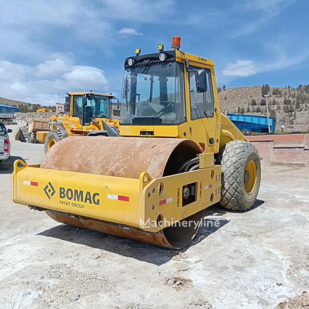 BOMAG BW211D-40 kompaktor s jednim valjkom