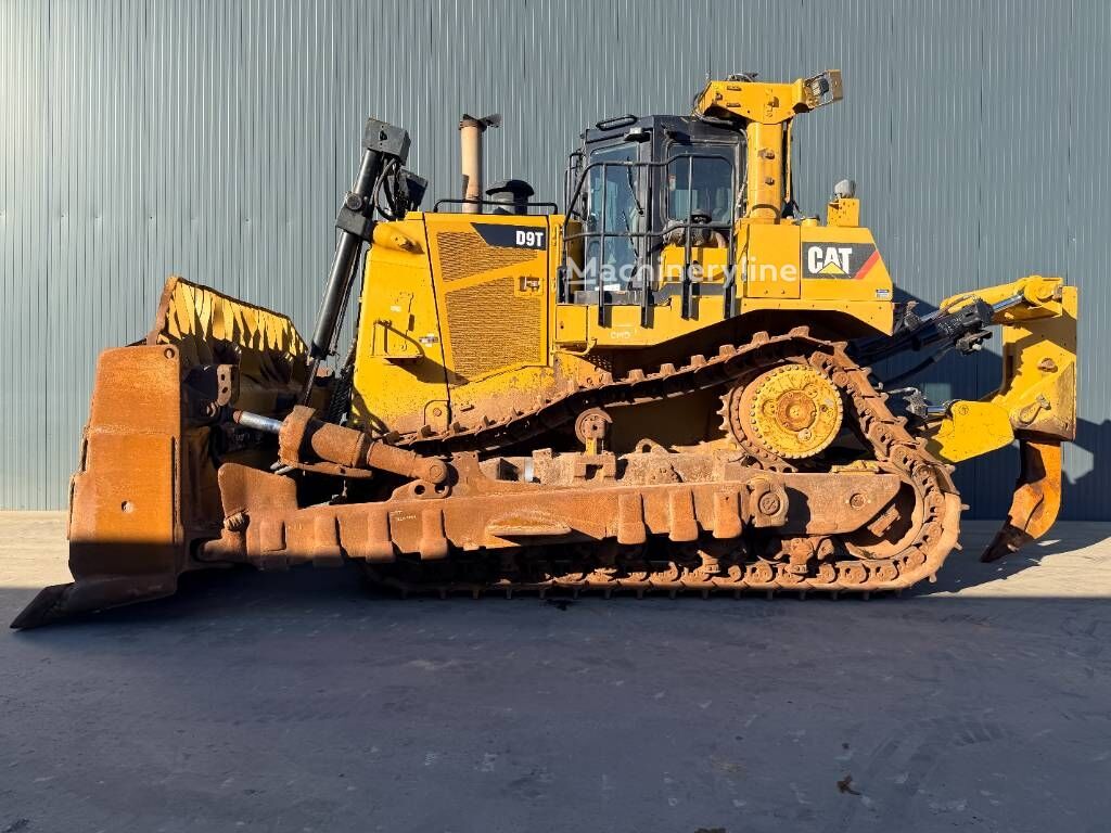 Caterpillar D9T buldožer