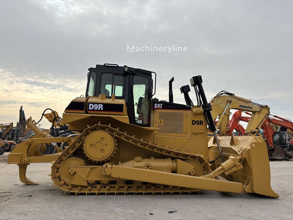 Caterpillar D9R buldožer