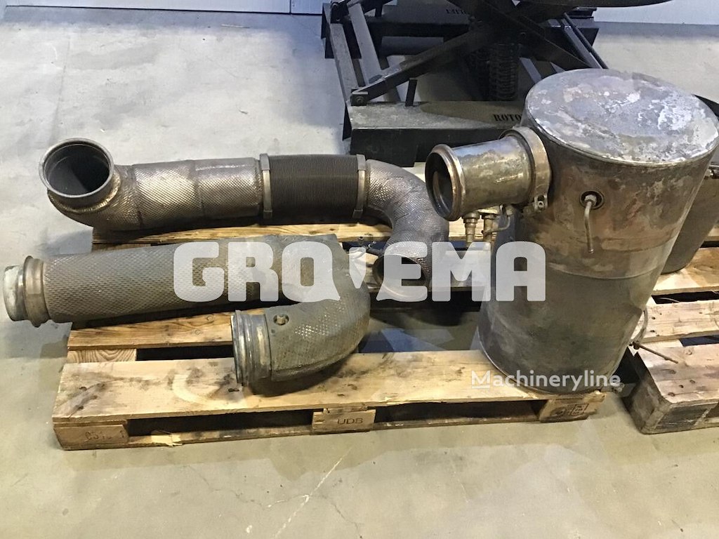 Outlet module ( big part) Liebherr Outlet module ( big part) 1017226 za Liebherr R946 LC / R946 LC-V / R946 NLC bagera