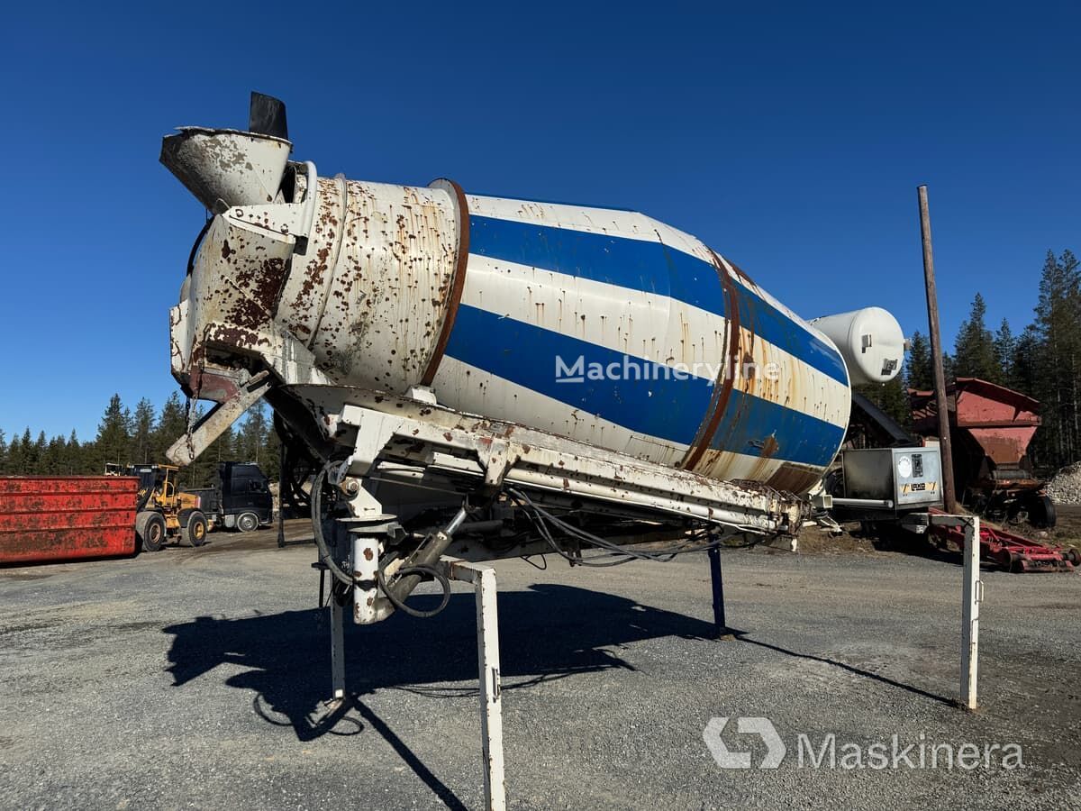 Prodaje se Liebherr 704 bubanj mešalicu za beton na aukciji