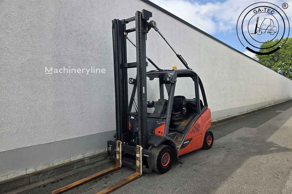 Linde H25T-02 viljuškar na gas