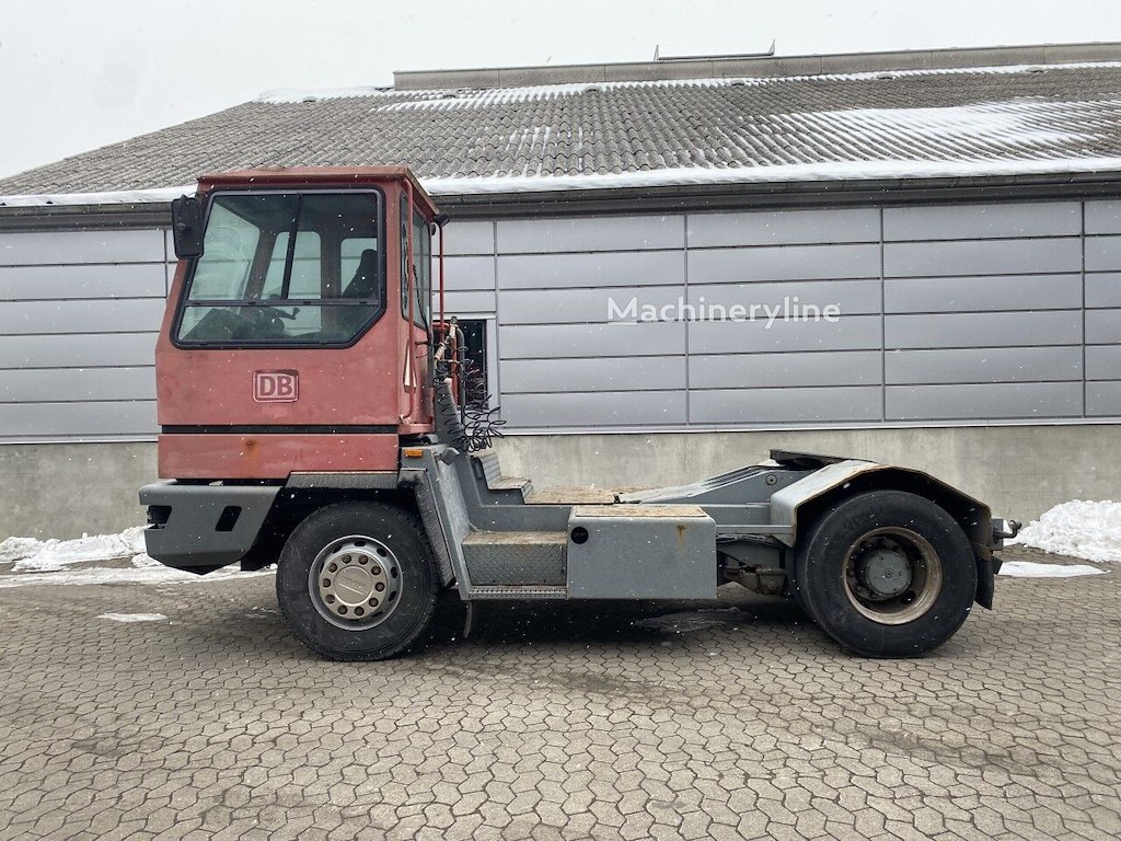 Terberg YT180 4x2 terminalni tegljač