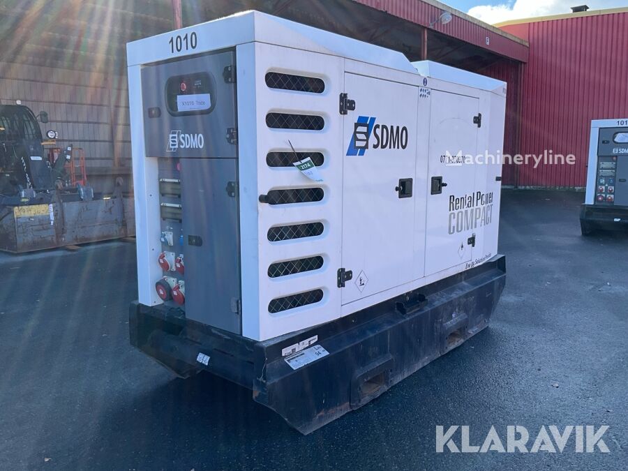 Prodaje se SDMO R110C3 diesel generator na aukciji