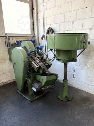 Mašina za valjanje navoja + vibracioni dozirnik
EWM Thread rolling machine