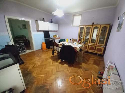 KUĆA - GLOŽAN - ŠIRI CENTAR - 181m2 - 95000 evra