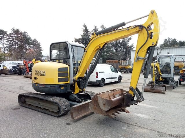 Mini bager < 7t
Wacker Neuson 50Z3 with 3 excavator buckets