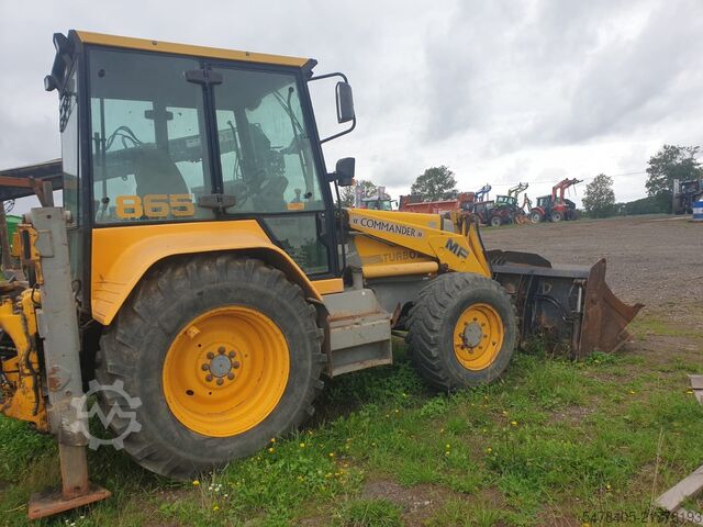 Rovokopač-utovarivač
Massey Ferguson MF 865