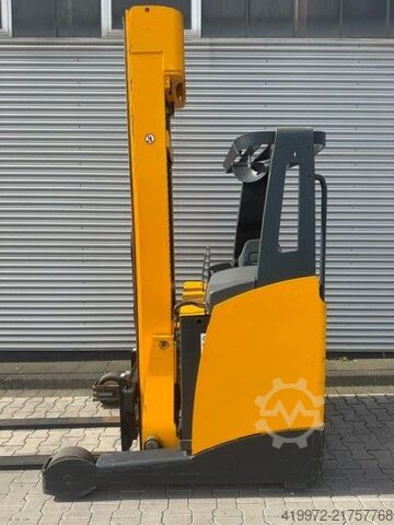 Reach truck
Jungheinrich ETV214