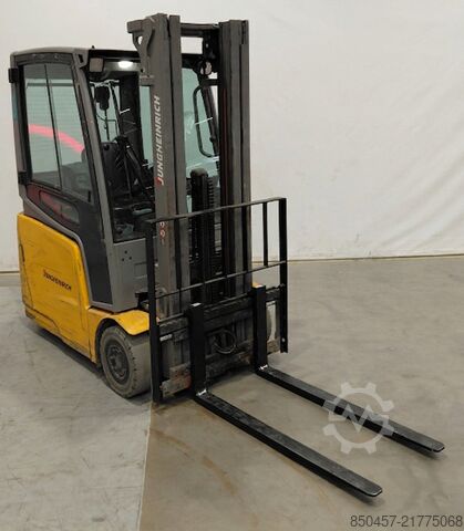 Електрични – 3 точка
Jungheinrich EFG216k /2021y/ 4560mh