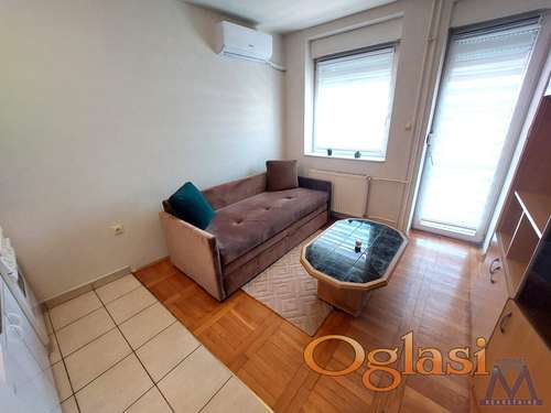 Stan,NOVI SAD,BULEVAR,kv: 23, € 250, ID: 9101935