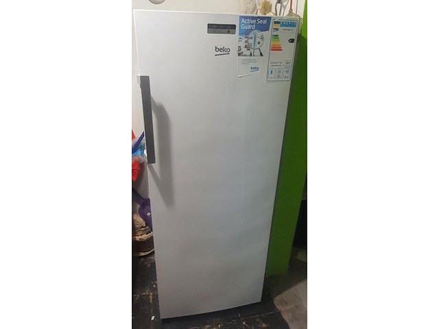 BEKO Vertikalni zamrzivač RFSA 240 M21 W