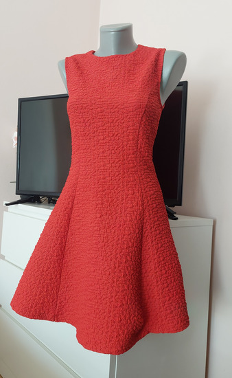 Zara crvena haljina