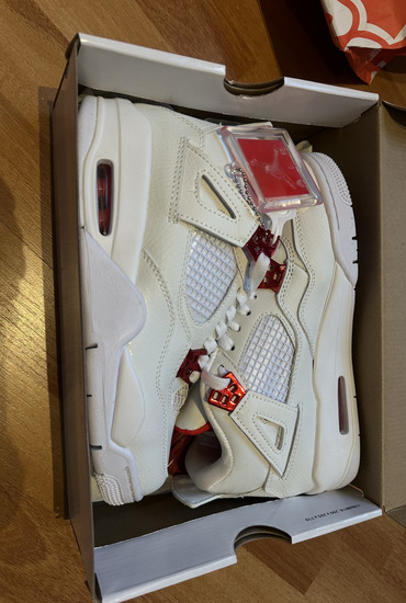 Air Jordan 4 Metallic Red – NOVO