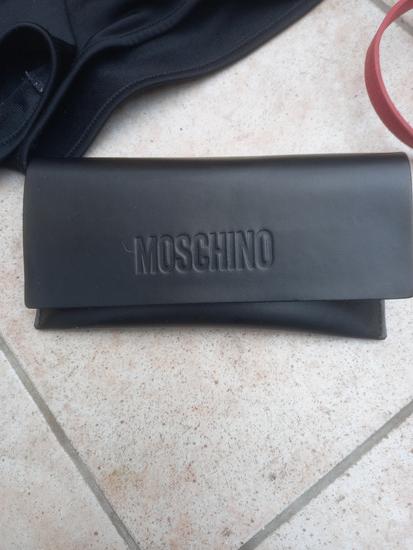 MOSCHINO SAVRSENA FUTROLA ZA NAOCARI