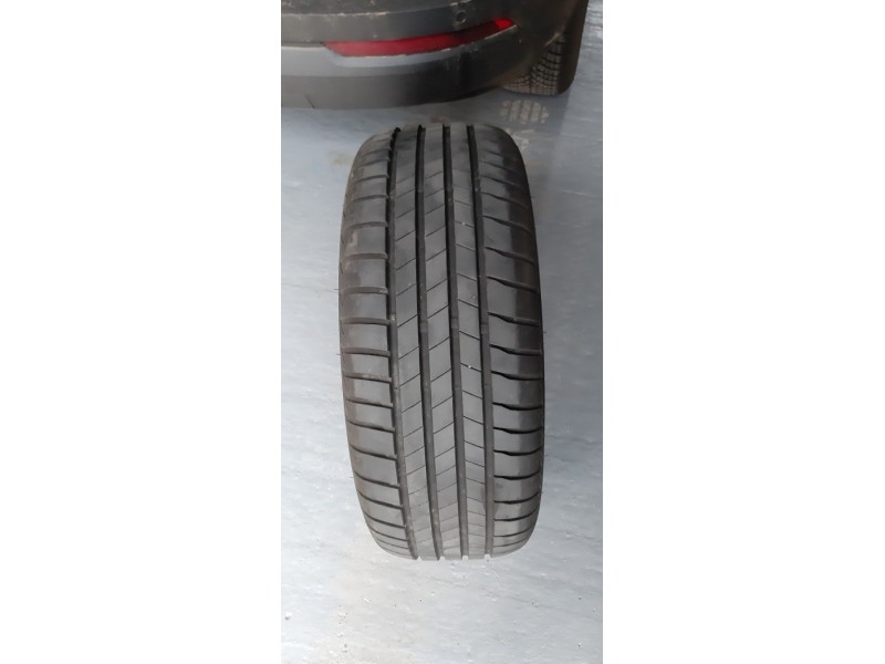 Bridgestone 215-55 R17 letnje gume - KAO NOVE (4000km)