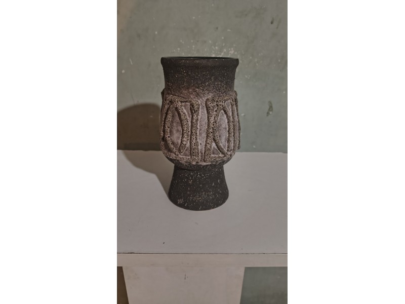 SKULPTURALNA VAZA GERMANY ODLIČNA 20 CM
