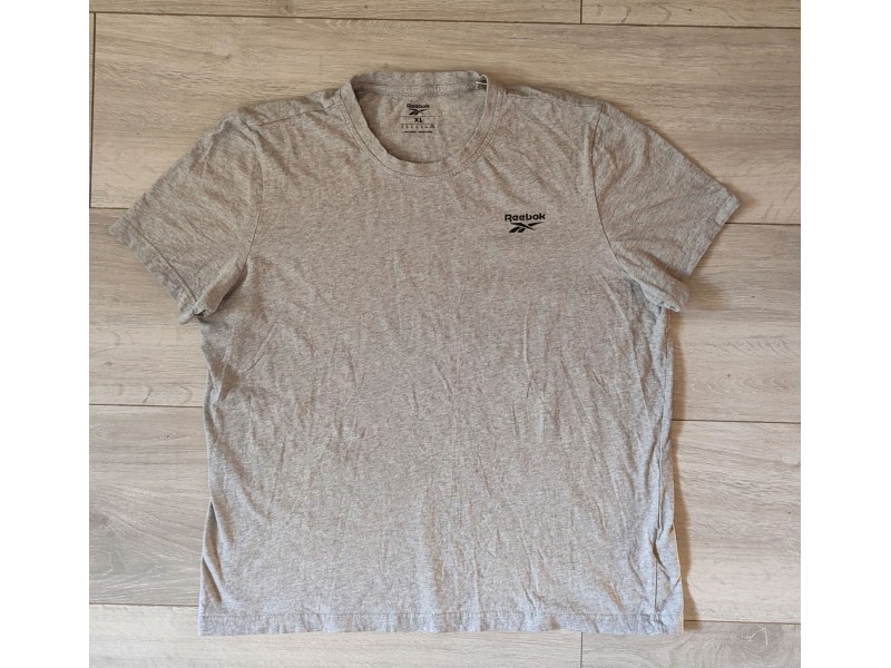 Odlicna REEBOK pamucna majica - XL