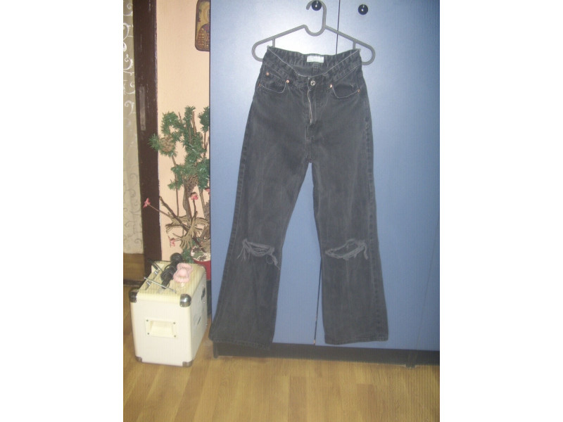 """"BERSHKA """ VISOK STRUK SIRE NOGAVICE 34