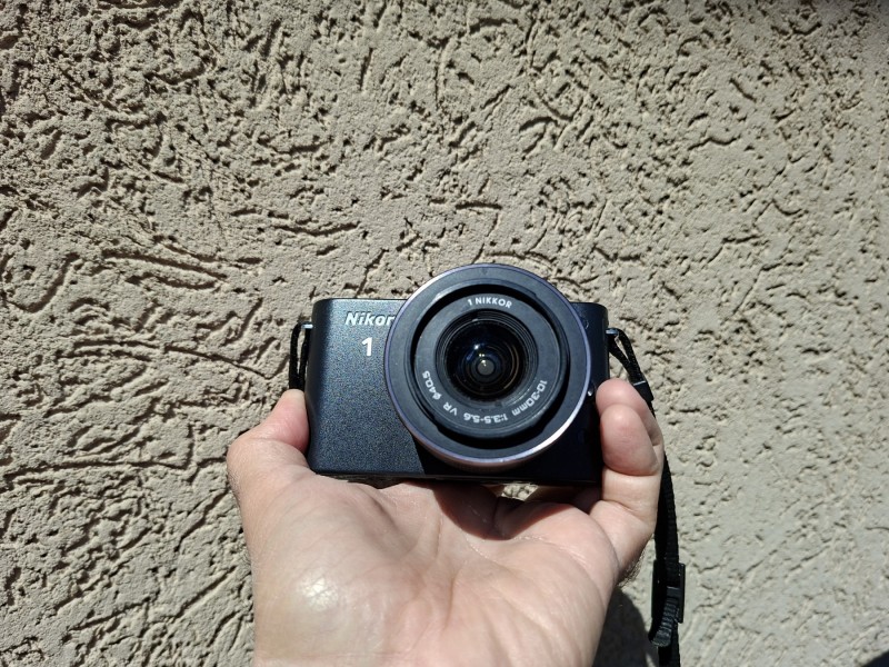 Nikon 1 J1
