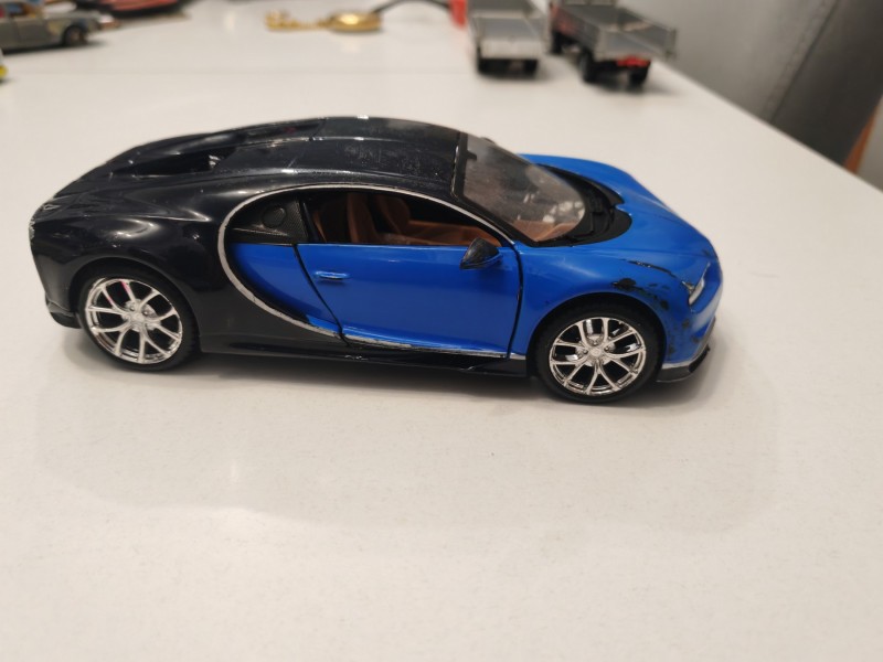 Autic Maisto Bugatti Chiron 1:24