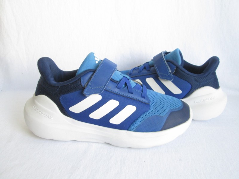 PATIKE "ADIDAS claudfoam" 35