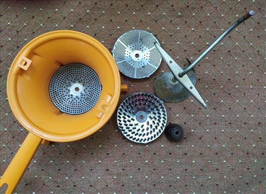 Stara Plastična Pasirka Za Hranu 60s Moulin