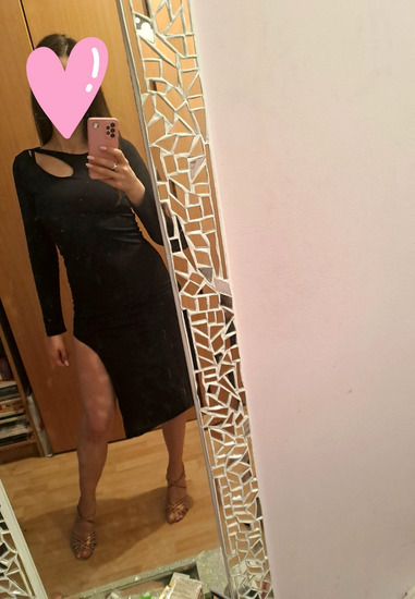 Crna haljina sa slicem