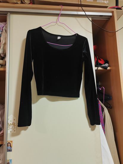 Nova raskošna bluza od crnog pliša 500