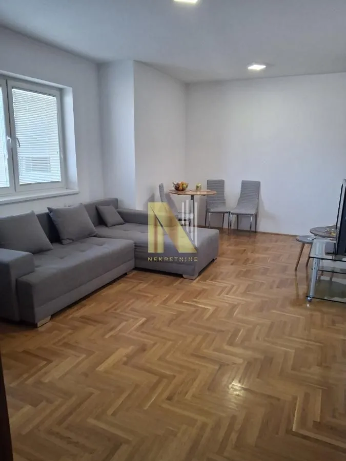 Prodaja, dvosoban stan, 56m², Kertvaroš, Subotica