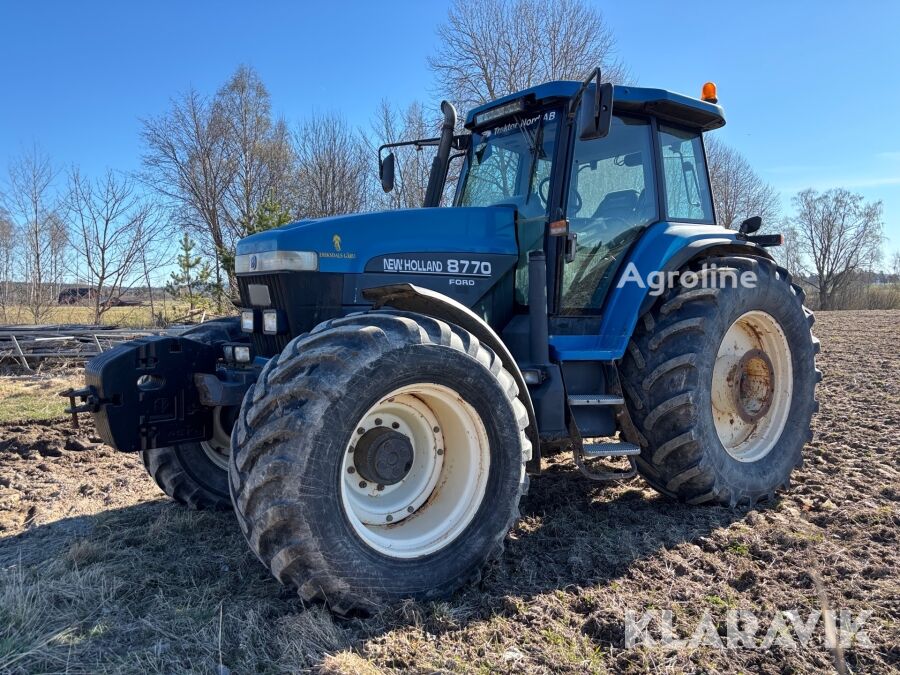 Prodaje se New Holland 8770 traktor točkaš na aukciji