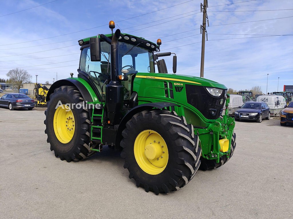 John Deere 6250R traktor točkaš