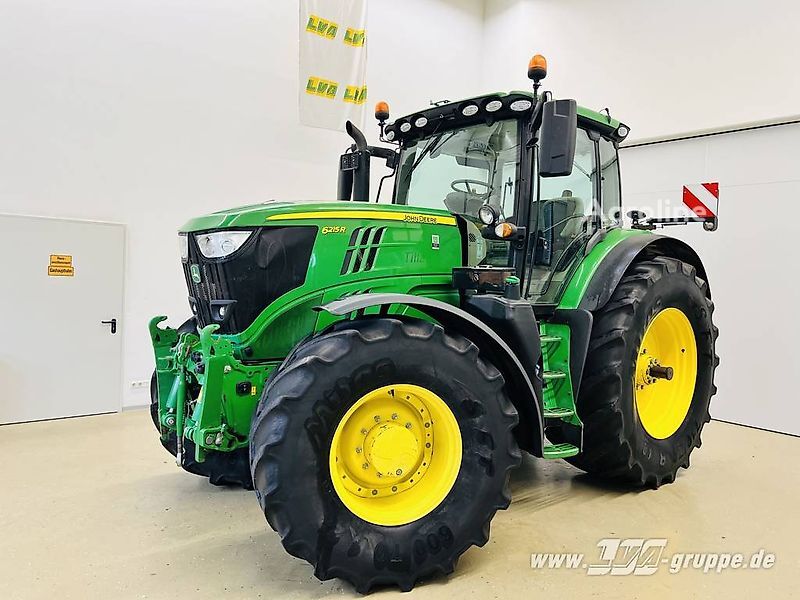 John Deere 6215R traktor točkaš