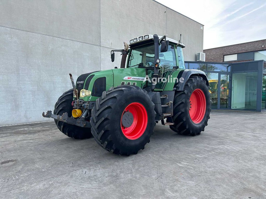 Prodaje se Fendt 926 traktor točkaš na aukciji