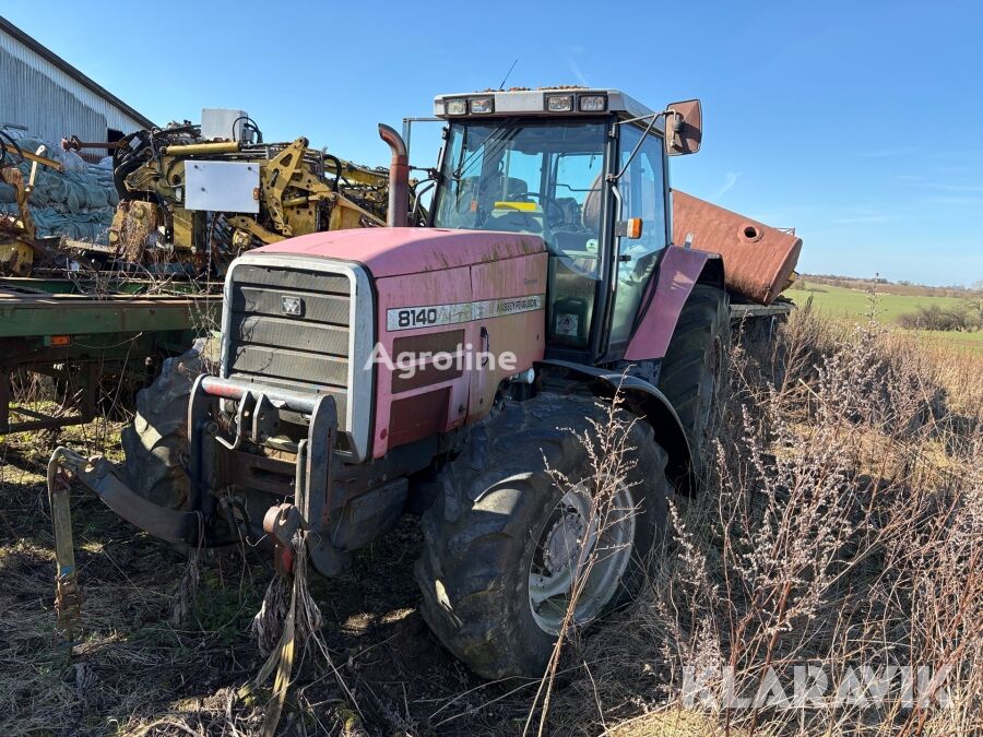Prodaje se Massey Ferguson 8140 traktor točkaš na aukciji