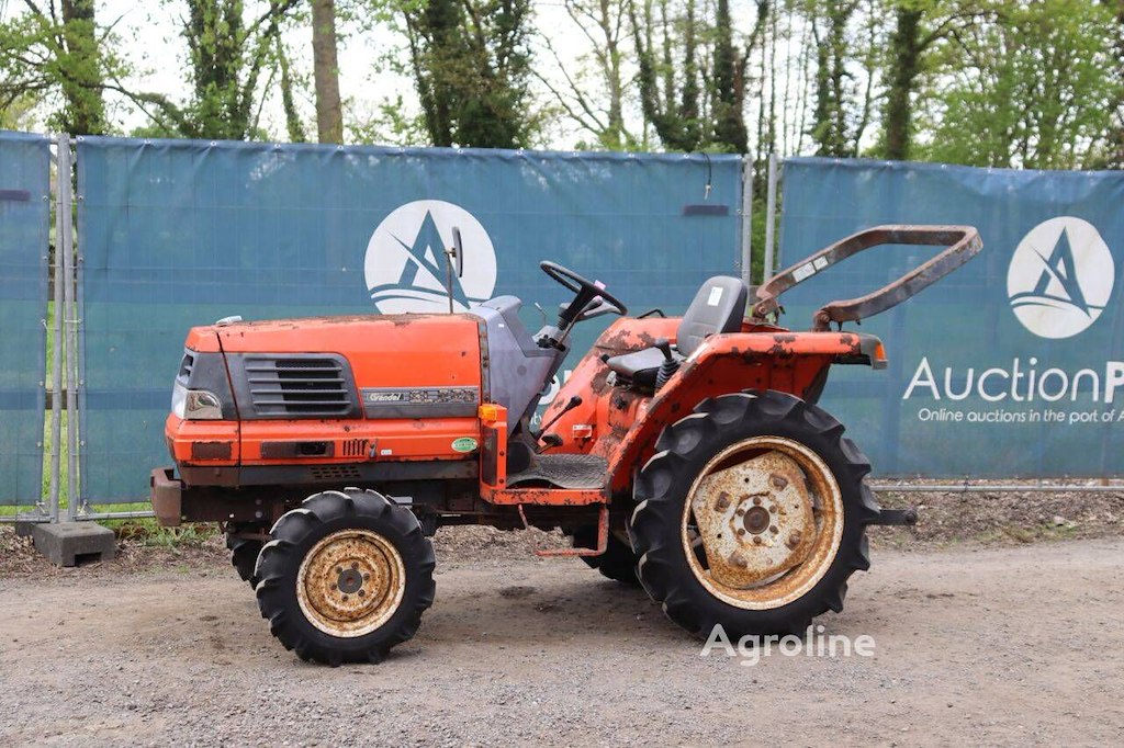 Prodaje se Kubota GL200 traktor točkaš na aukciji