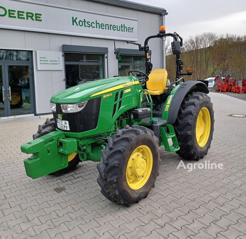 Novi John Deere 5050E traktor točkaš