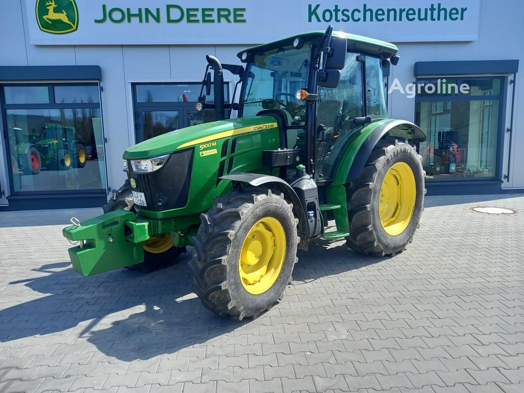 Novi John Deere 5100M traktor točkaš