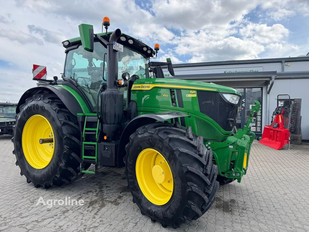 Novi John Deere 6R 250 - Steckachse, Command PRO traktor točkaš