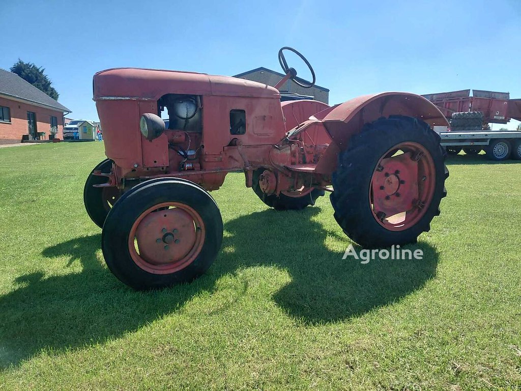 Prodaje se Deutz D15 traktor točkaš na aukciji